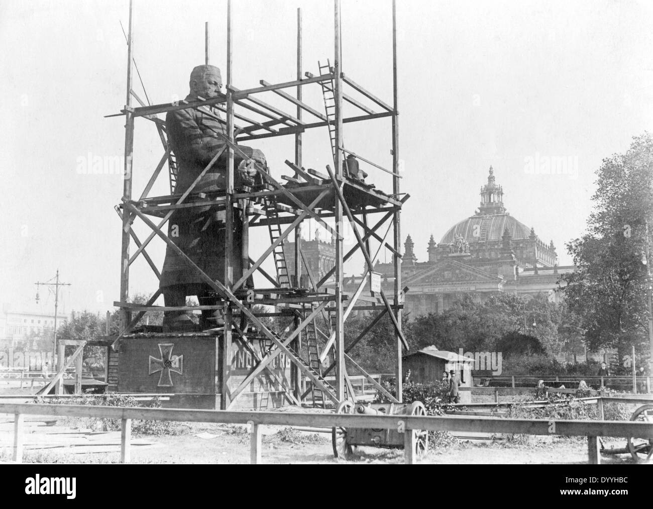 Hindenburg statue hi-res stock photography and images - Alamy