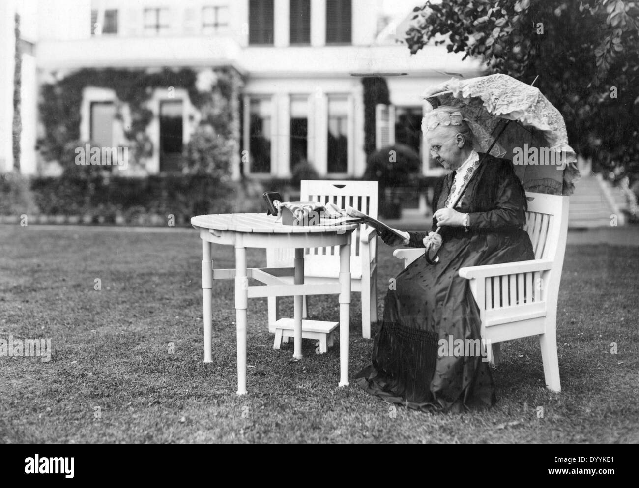 Emma must hi-res stock photography and images - Alamy