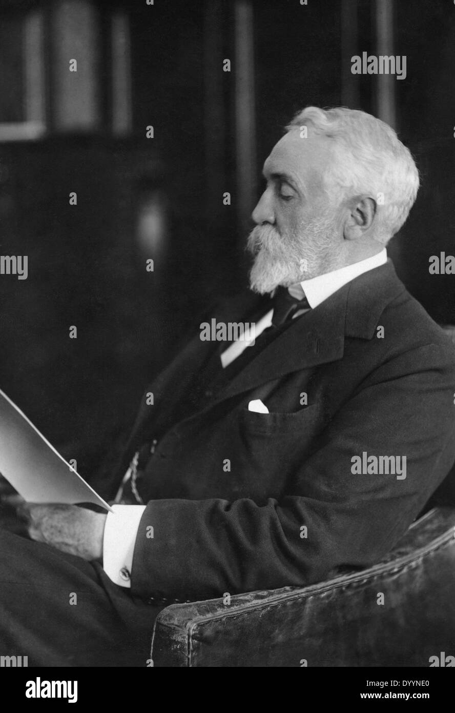 Lord d abernon hi-res stock photography and images - Alamy