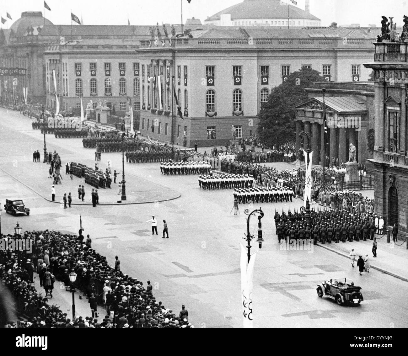 Guard guards soldiers honour hi-res stock photography and images - Alamy