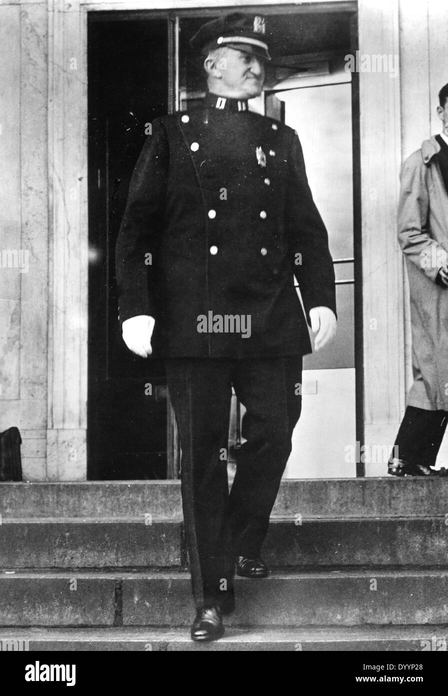 The Jewish police officer Max Finkelstein in front of the German ...