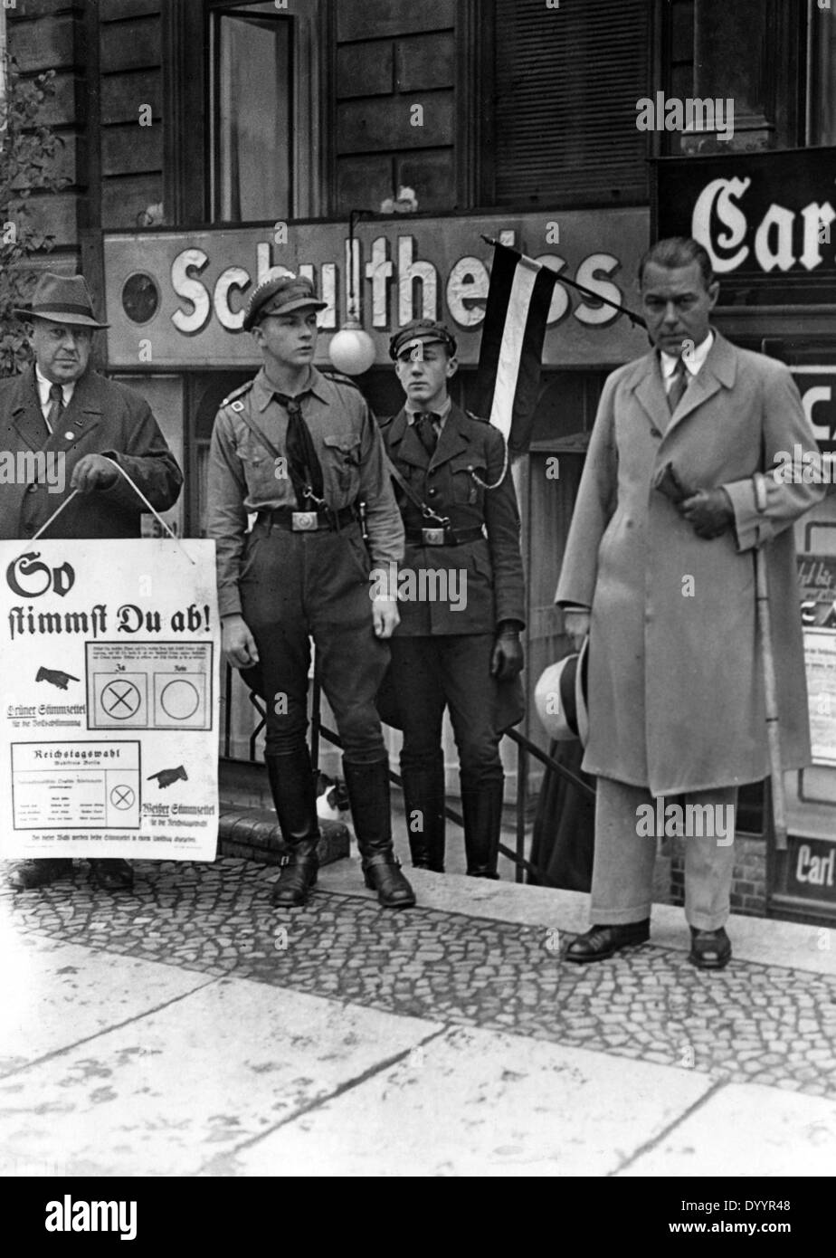 Front station left in Black and White Stock Photos & Images - Alamy