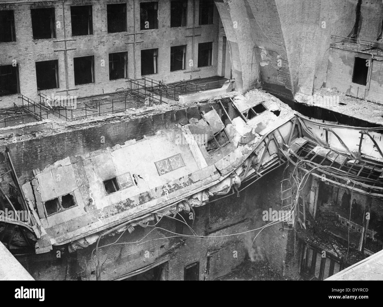 Destroyed reichstag hi-res stock photography and images - Alamy