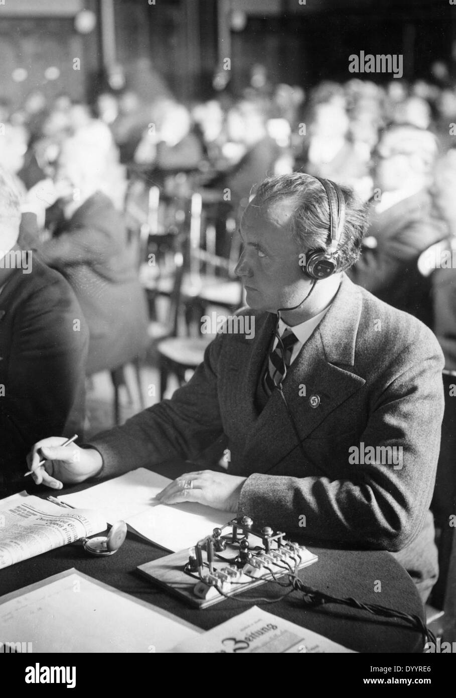 Recording social Black and White Stock Photos & Images - Alamy