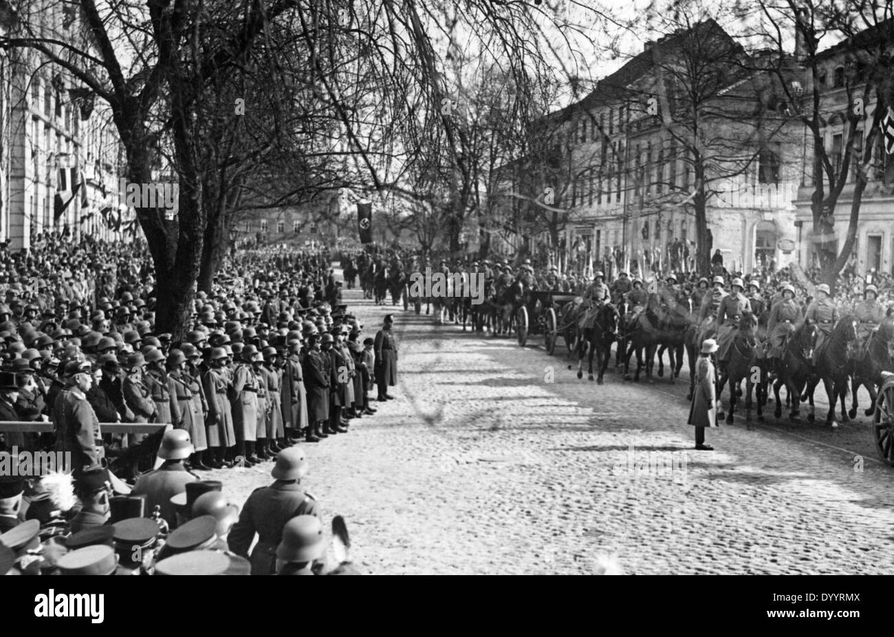 Military parade of the Reich Defence on the 'Day of Potsdam', 1933 ...