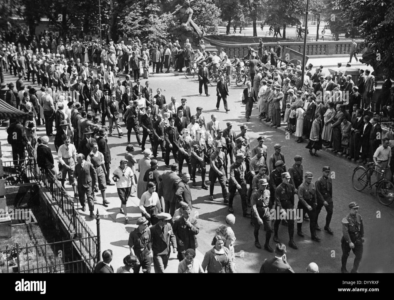 New SA members march in Berlin, 1933 Stock Photo - Alamy
