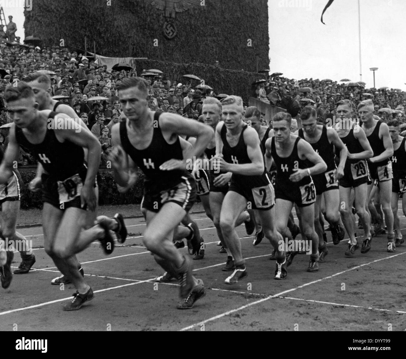 Sports race running sprint Black and White Stock Photos & Images - Alamy
