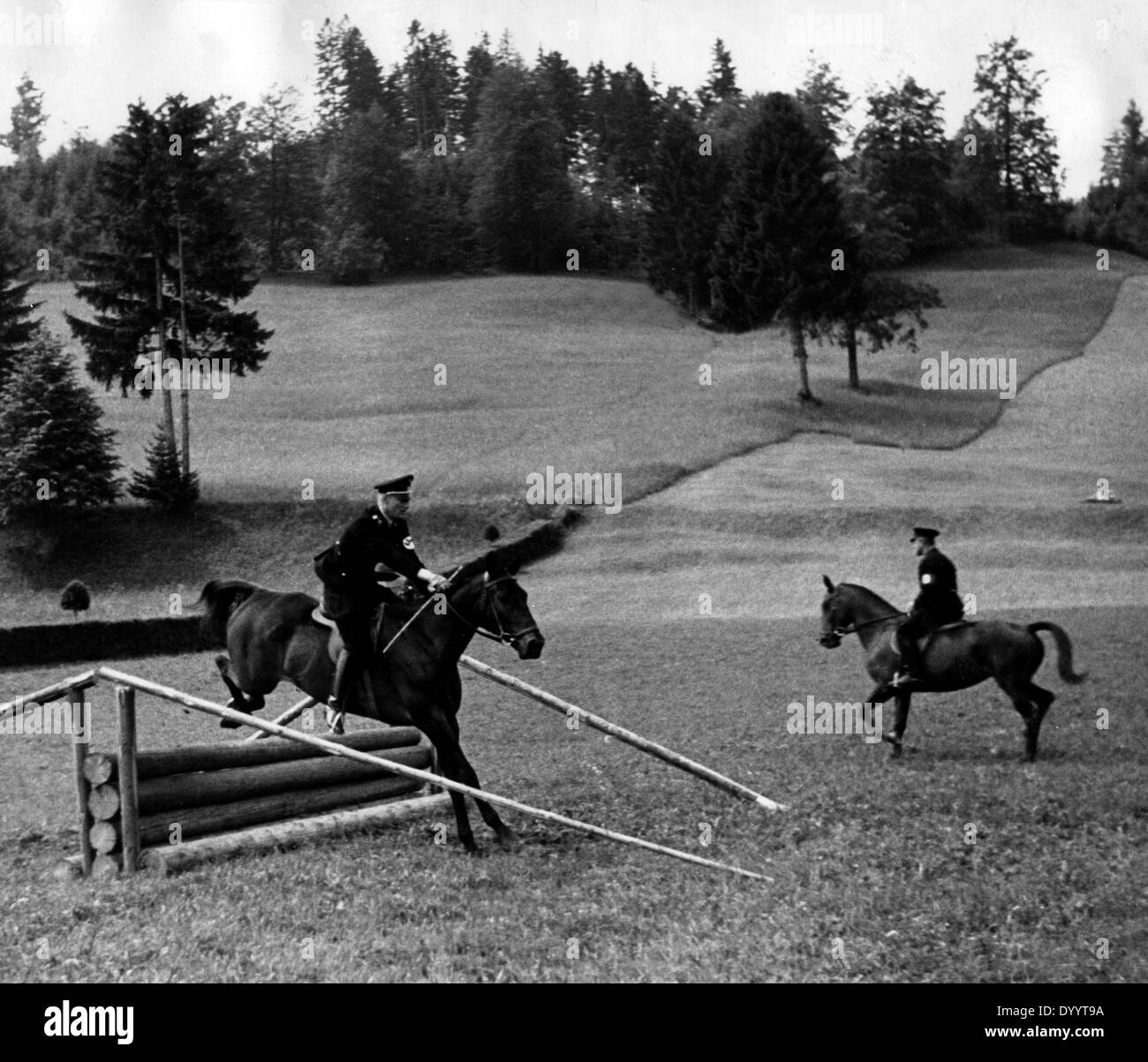 Ss schutzstaffel hi-res stock photography and images - Alamy