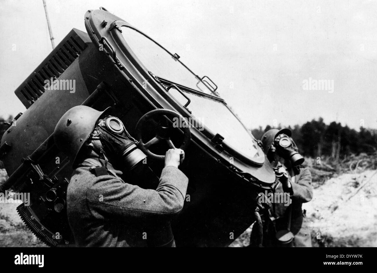 World war searchlight hi-res stock photography and images - Alamy