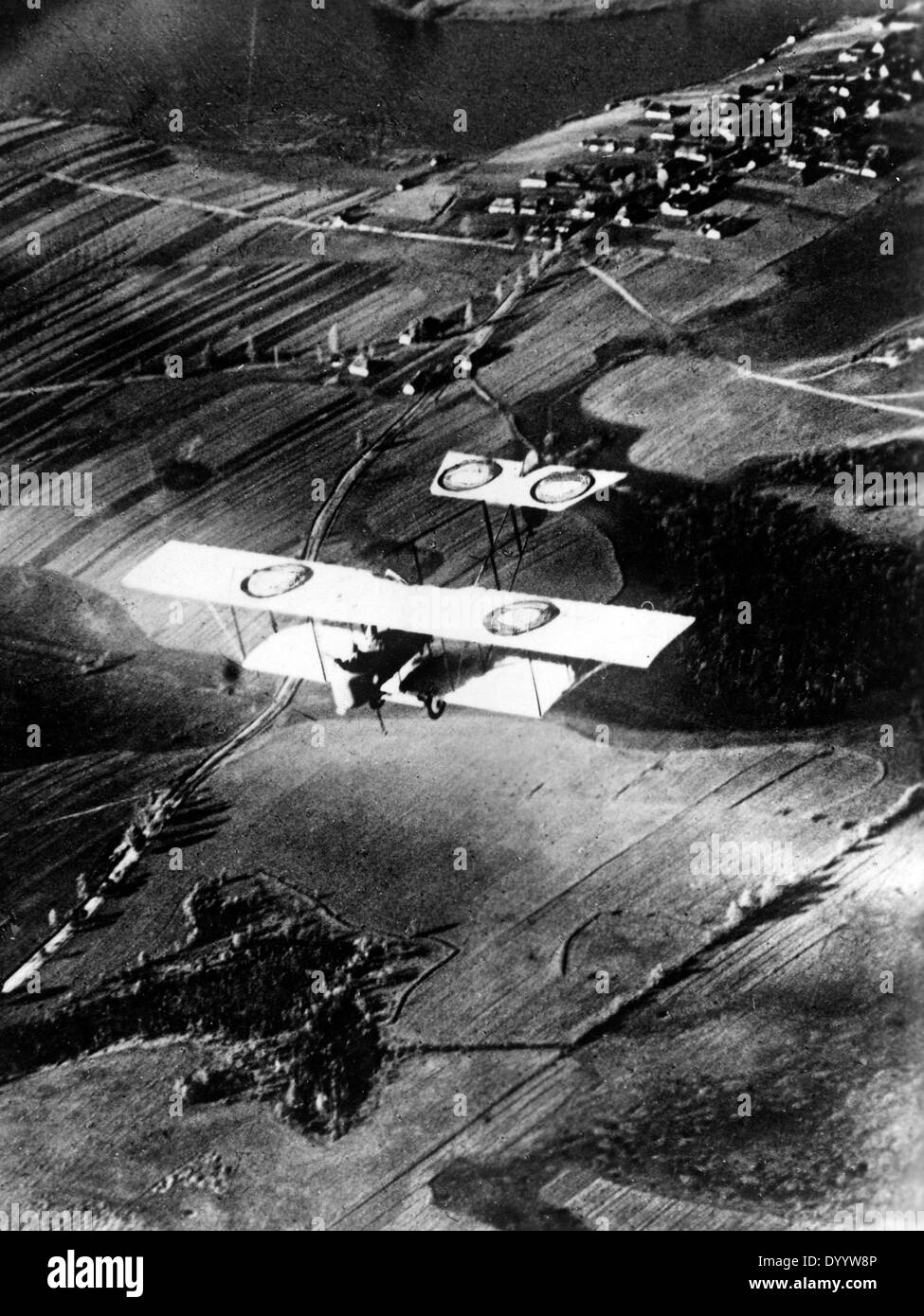 Emergency landing of a French recon aircraft at the western front, 1917 ...