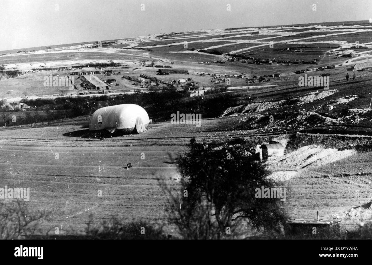 Aerial reconnaissance balloon hi-res stock photography and images - Alamy