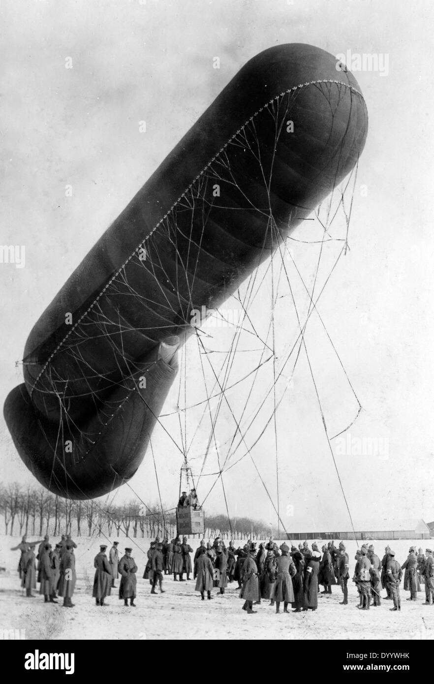Observation balloon 1914 hi-res stock photography and images - Alamy
