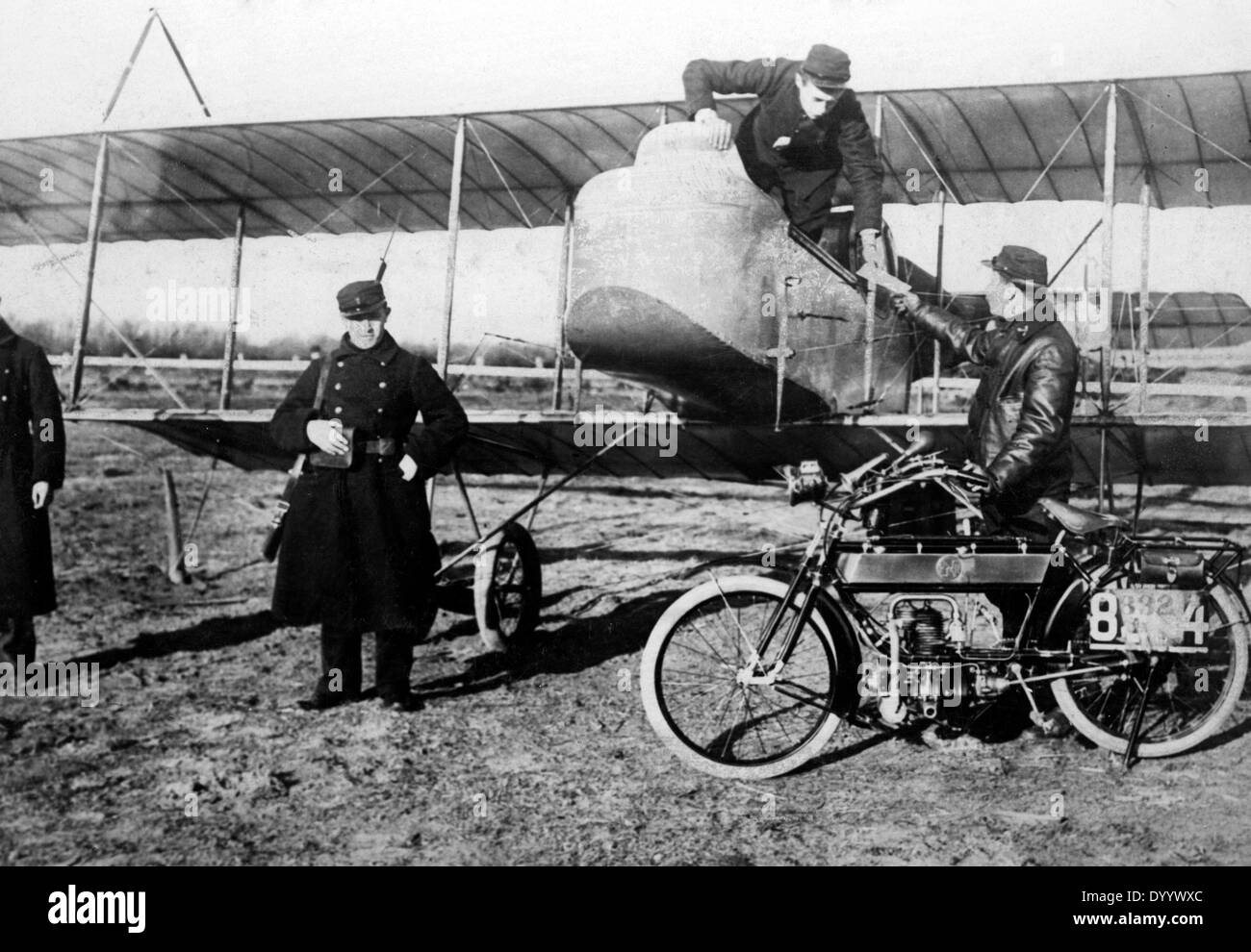 Communication militaire hi-res stock photography and images - Alamy