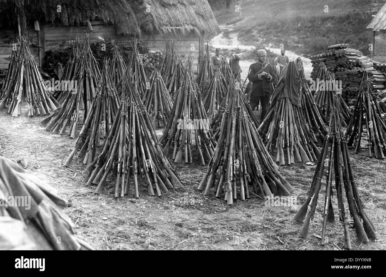 Russian soldiers with rifles hi-res stock photography and images - Alamy