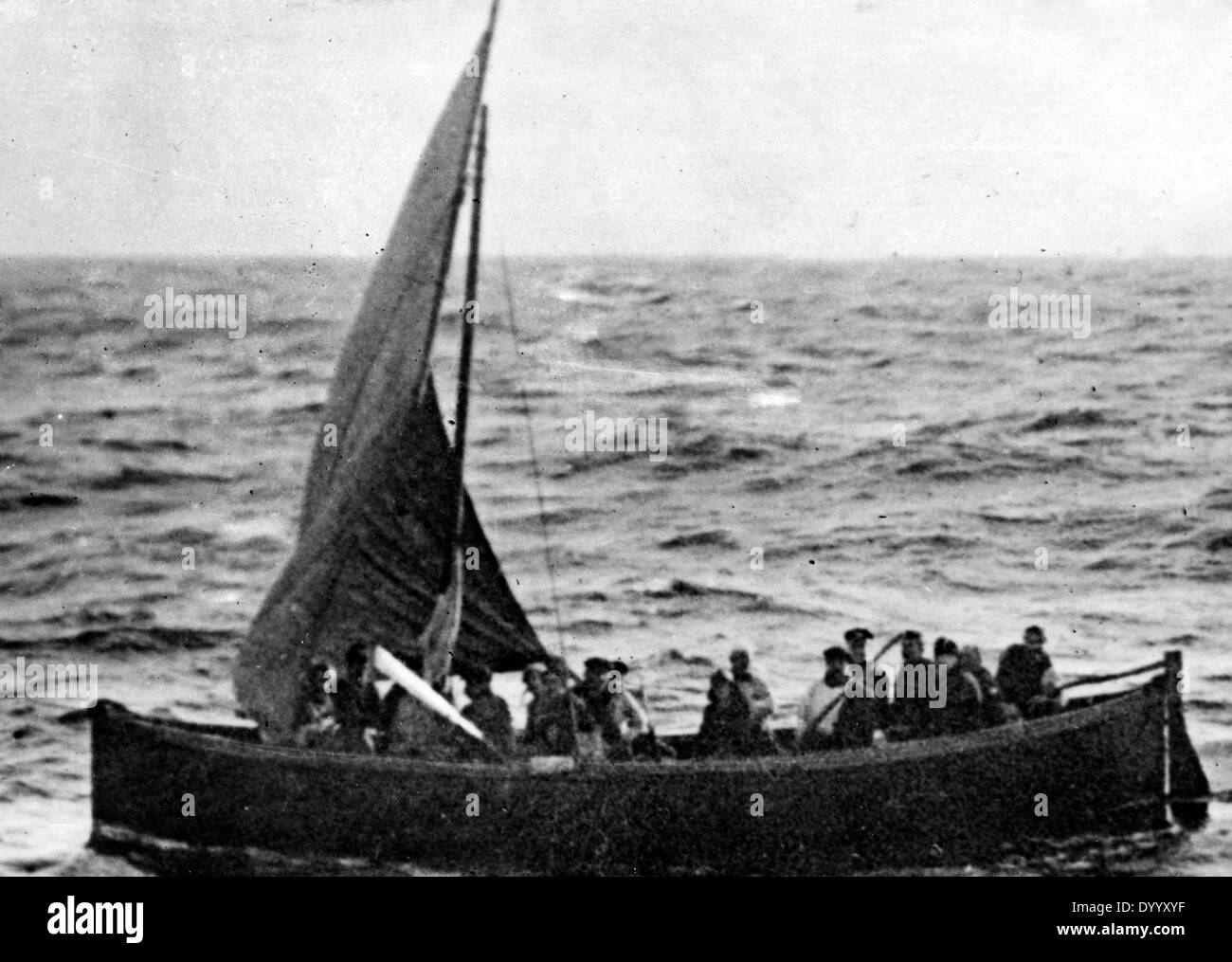 Shipwrecked sailors hi-res stock photography and images - Alamy