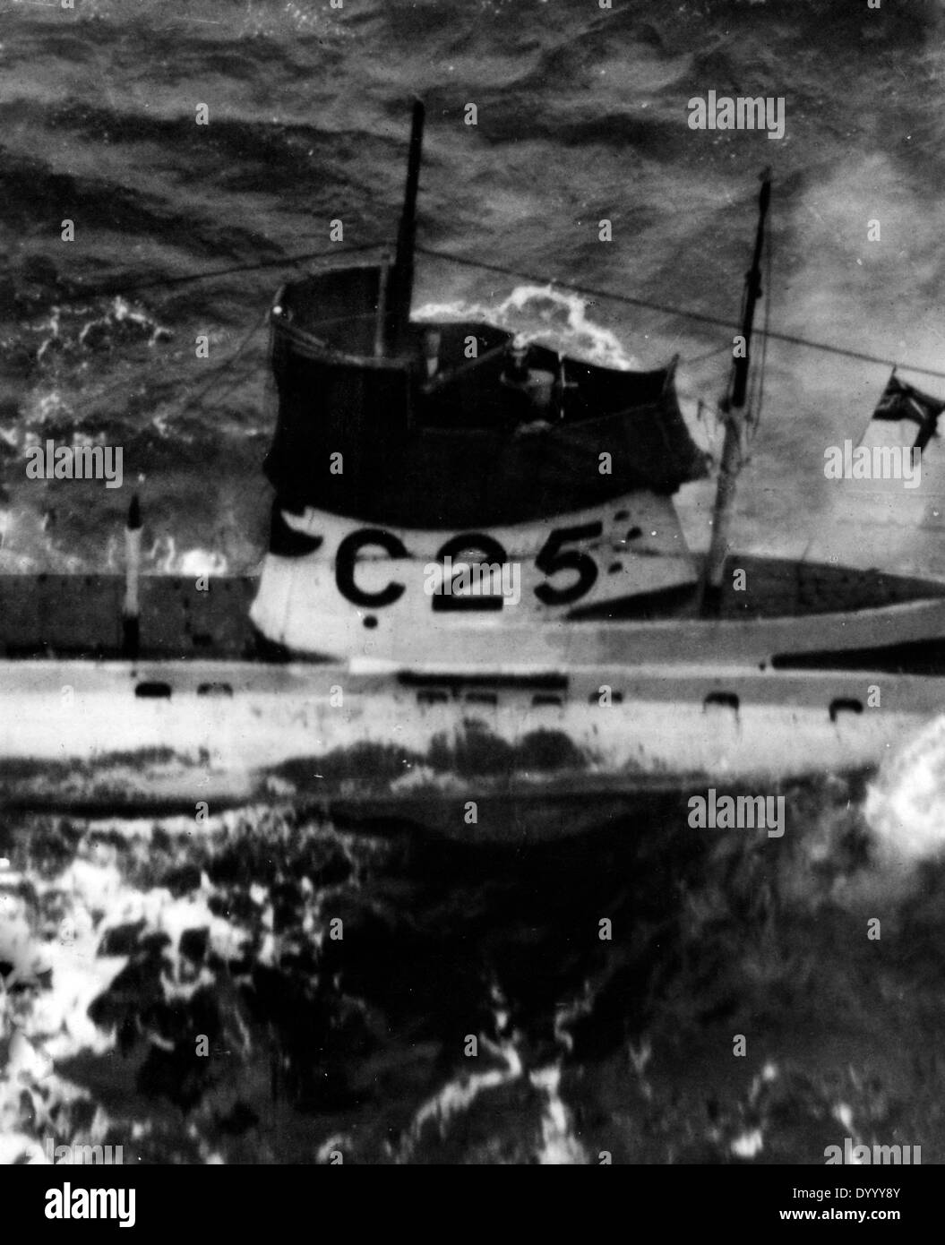 Sinking of an English ship in World War I Stock Photo - Alamy