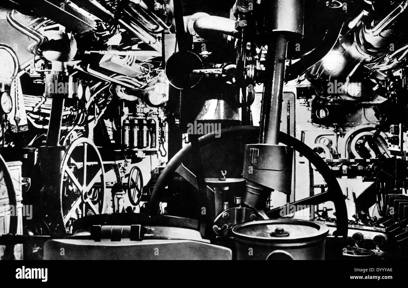 Engine submarine hi-res stock photography and images - Alamy