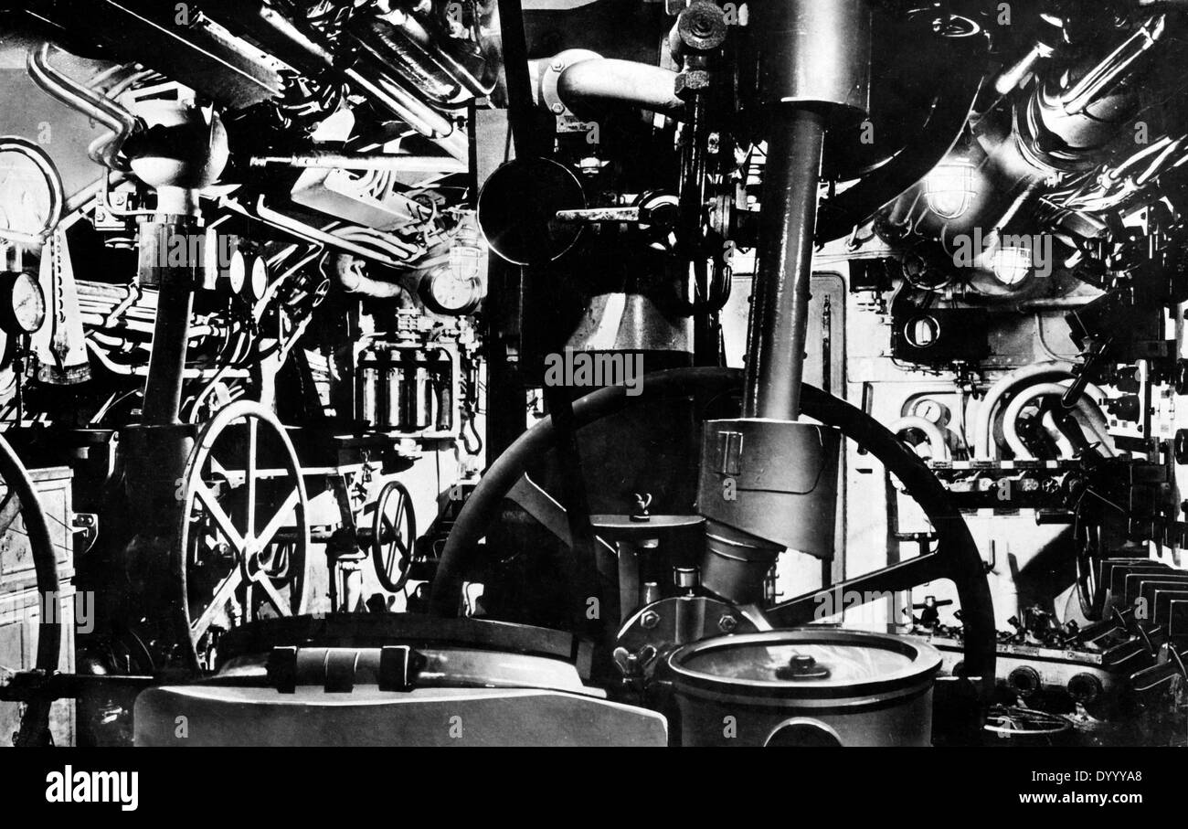 Cargo ship engine room hi-res stock photography and images - Alamy