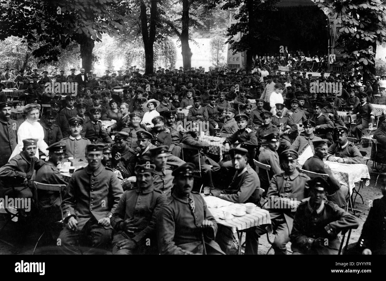Wounded German soldiers listen to a concert, Berlin, 1915 Stock Photo ...
