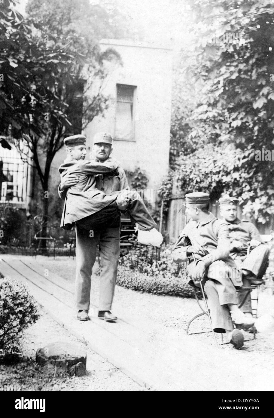 Wounded german soldiers during Black and White Stock Photos & Images ...