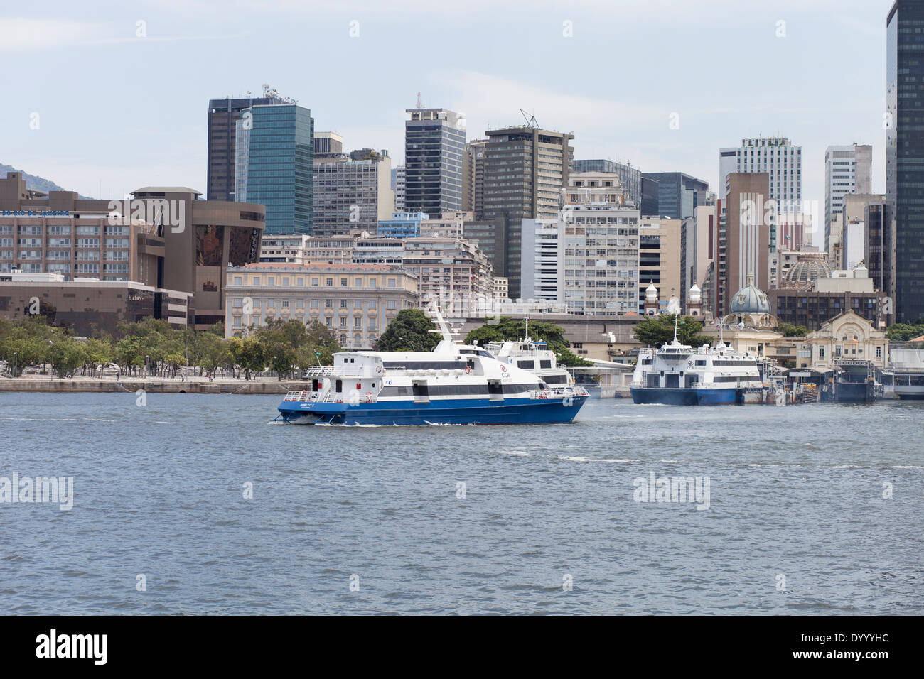Terminal de ferries de ferry hi-res stock photography and images - Alamy