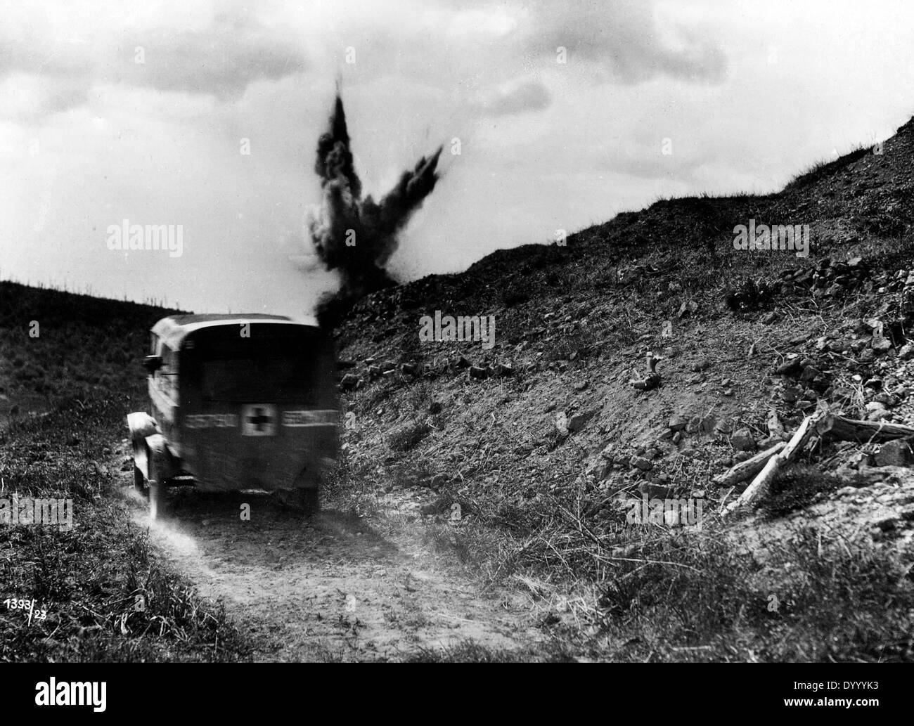 Red cross ambulance wwi hi-res stock photography and images - Alamy