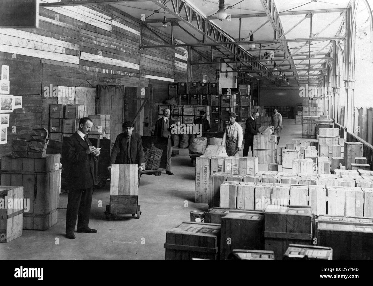 Central collecting point for war donations in Berlin, 1916 Stock Photo ...