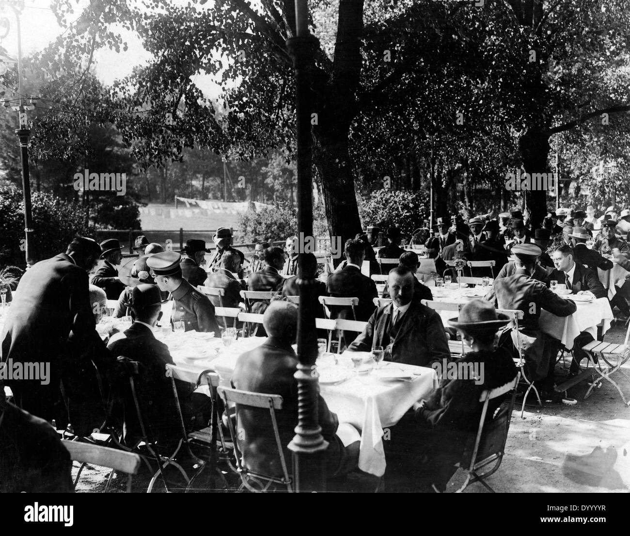 Breakfast in Berlin, 1917 Stock Photo - Alamy
