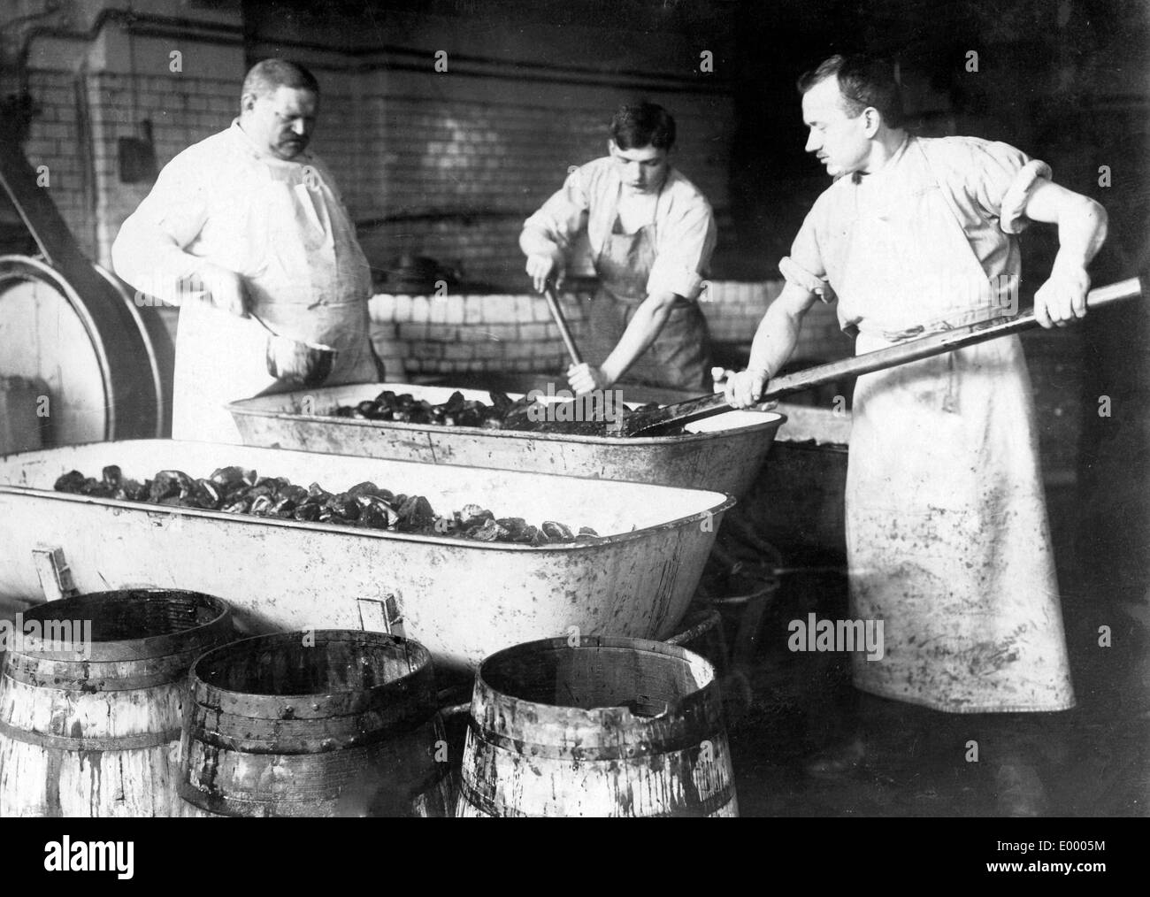 Sausage production in Berlin, 1917 Stock Photo - Alamy