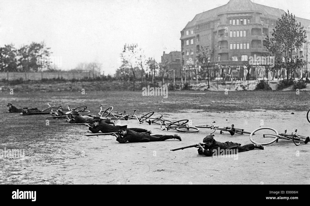 War exercise hi-res stock photography and images - Alamy