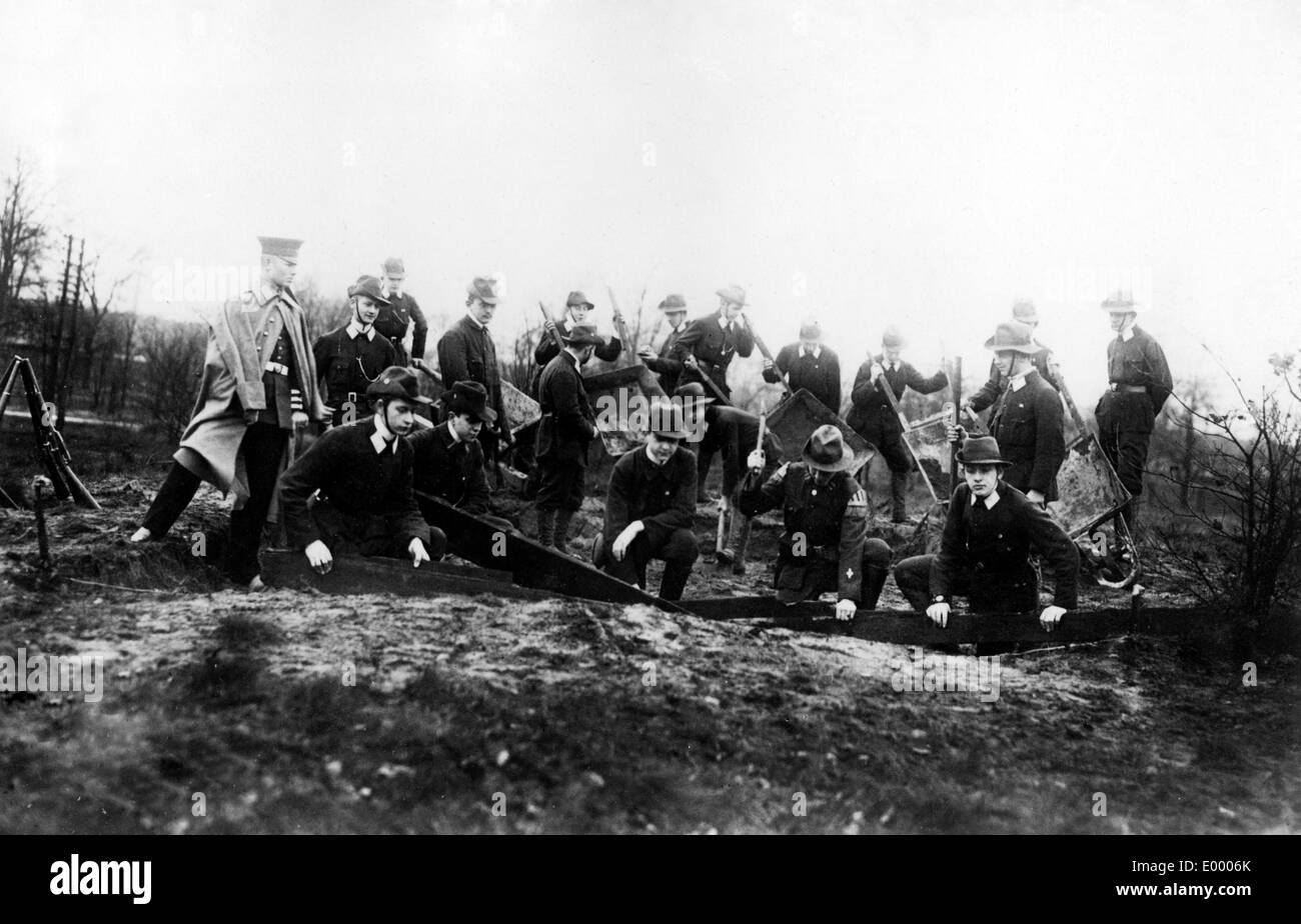 Boyscouts at an exercise during the First World War Stock Photo - Alamy