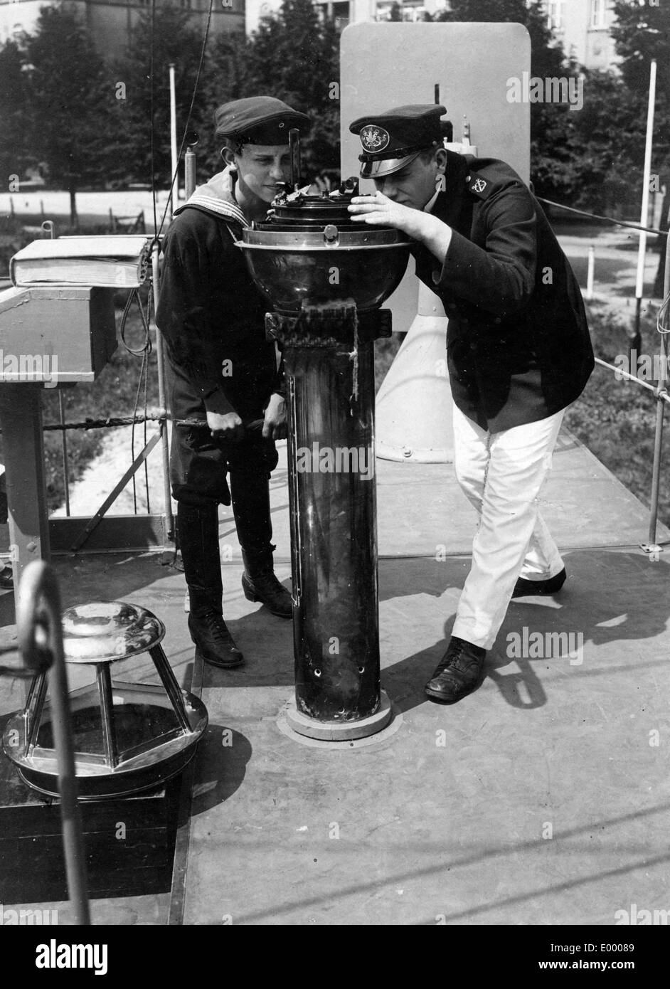 Ship school hi-res stock photography and images - Alamy