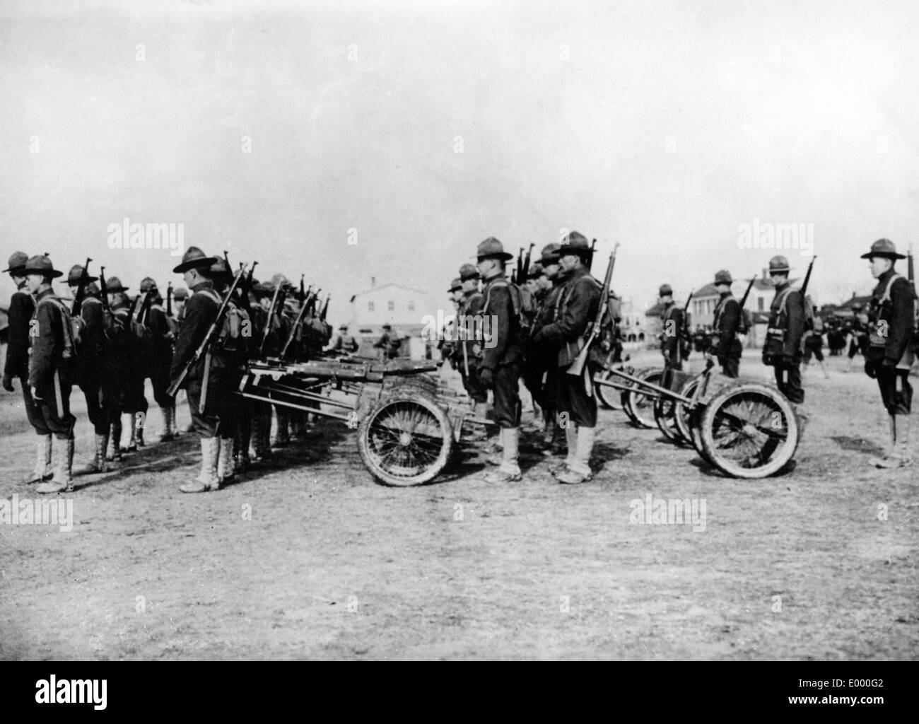 American machine gun detachment, 1918 Stock Photo - Alamy