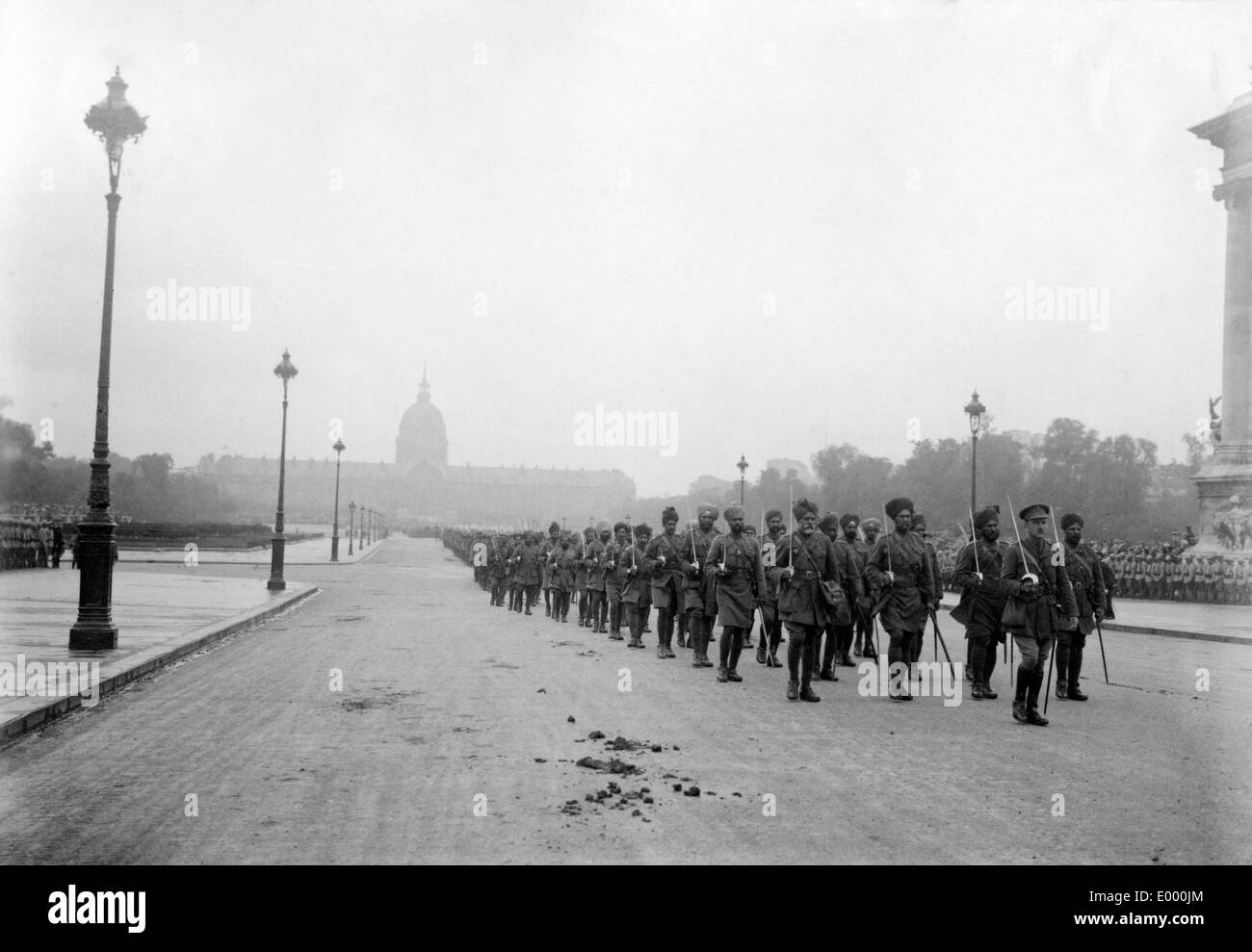 Indian regiment in Paris, 1916 Stock Photo - Alamy