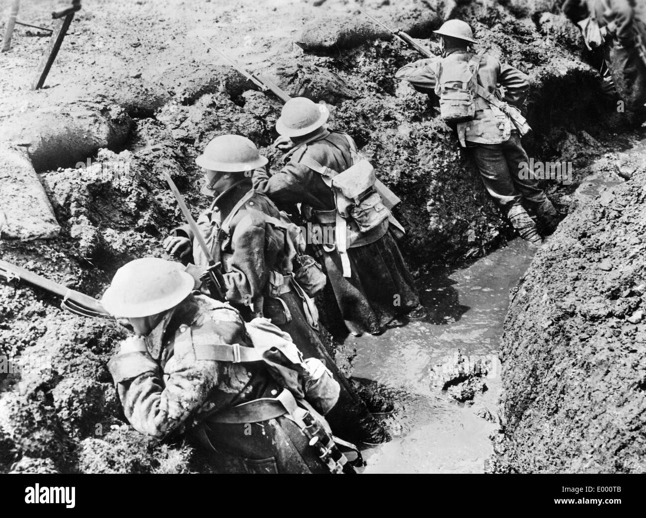 Trenches in wwi hi-res stock photography and images - Alamy