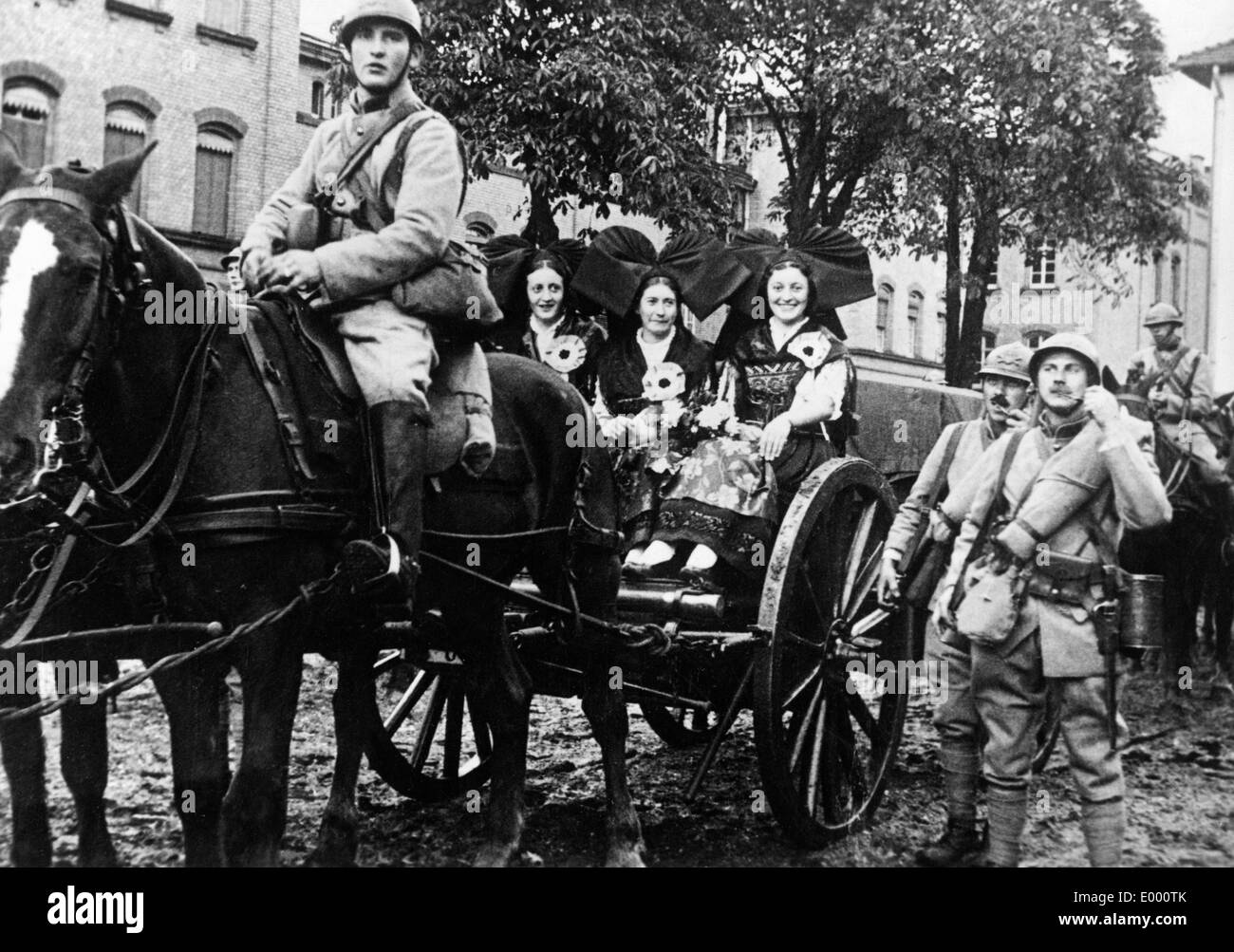 French soldier costume hi-res stock photography and images - Alamy