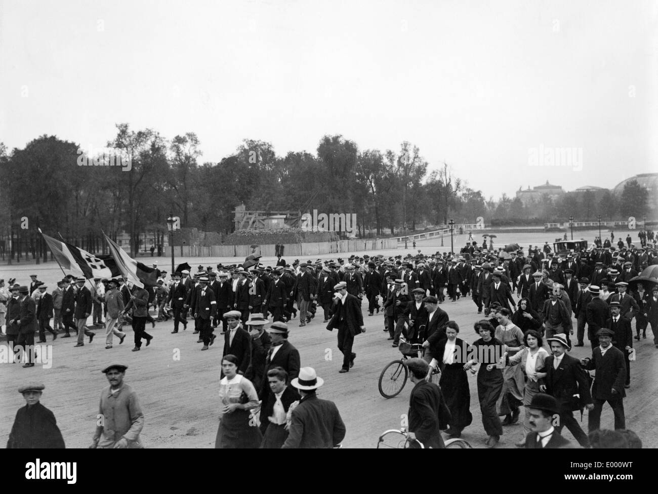 Foreign volunteers in Paris Stock Photo - Alamy