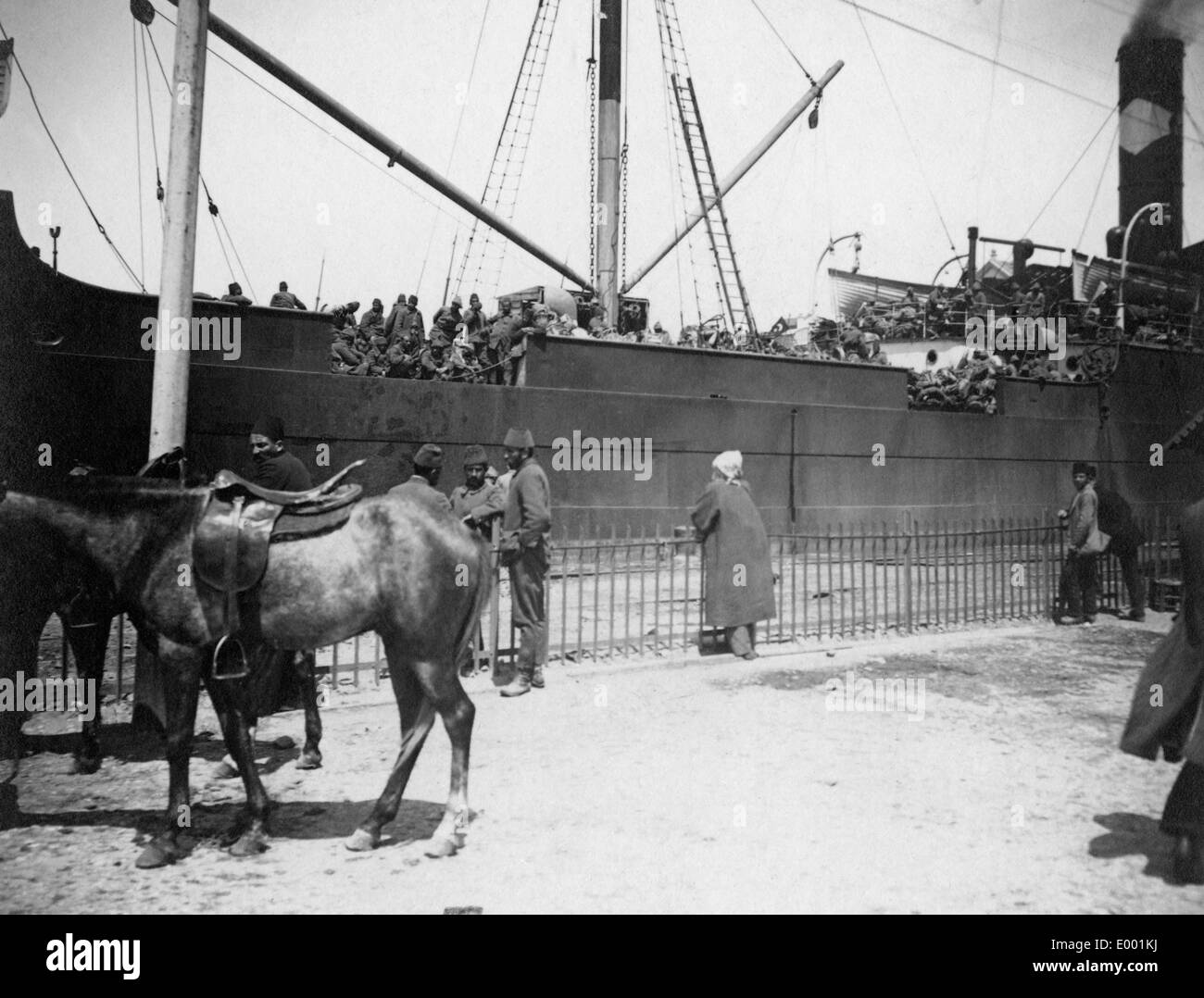 Turkish troops in World War I, 1915 Stock Photo - Alamy