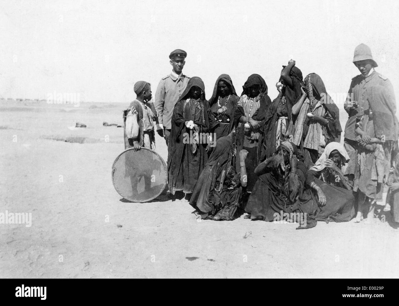 Army camp life Black and White Stock Photos & Images - Alamy