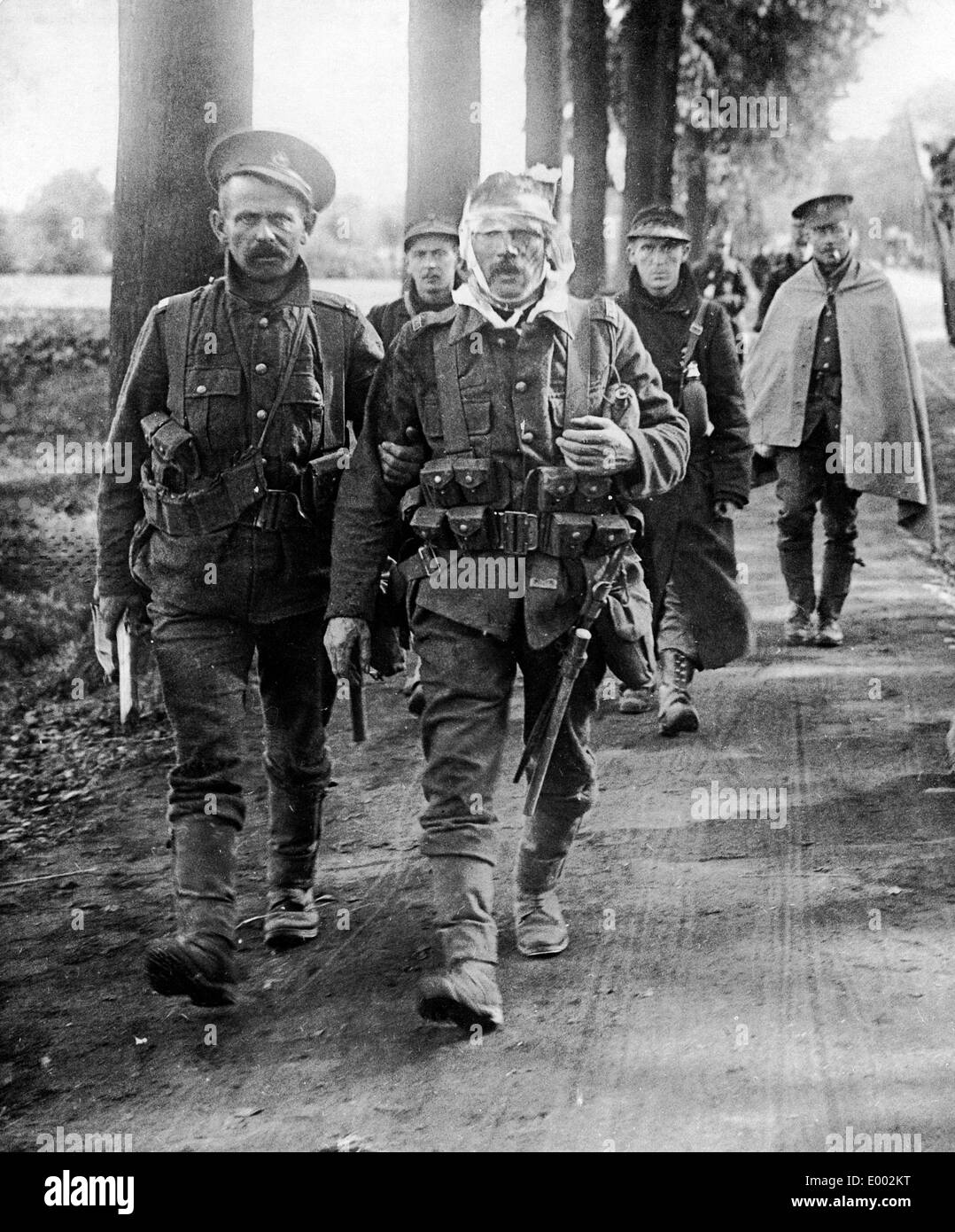 First world war british soldiers marching hi-res stock photography and ...