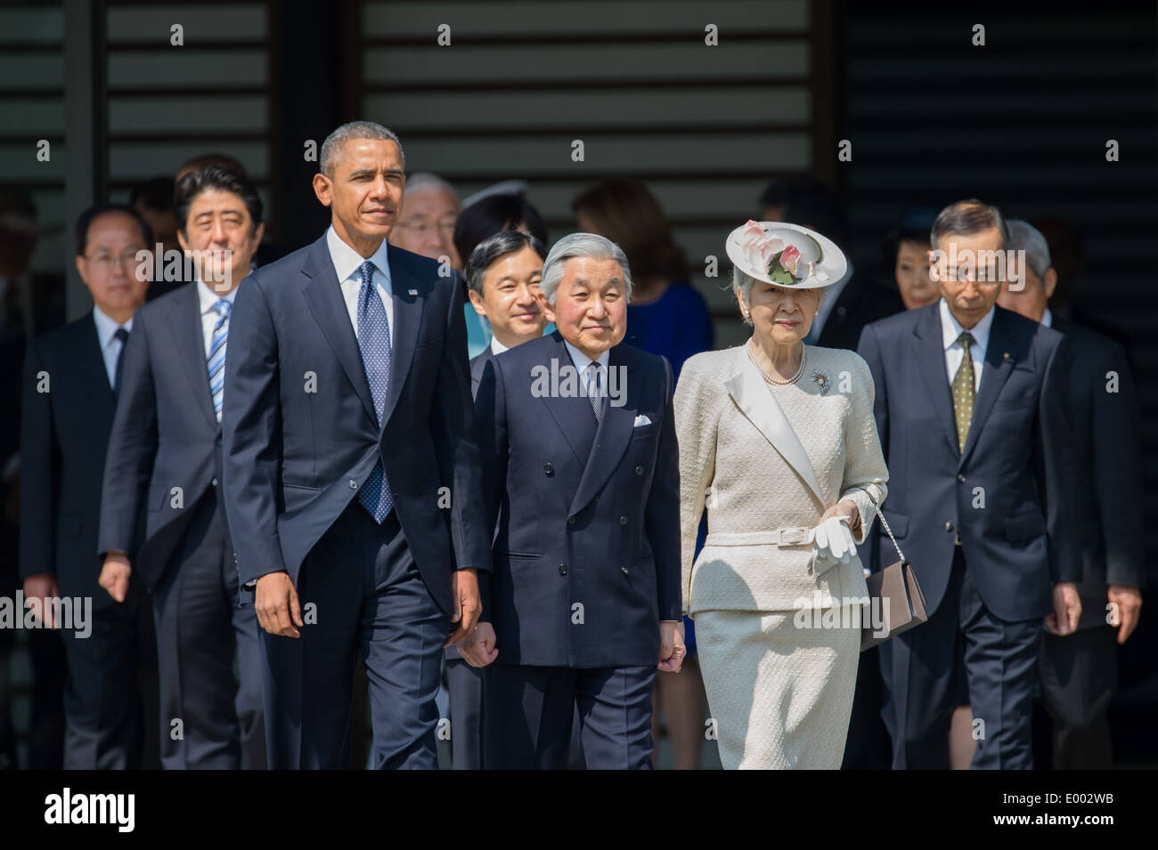 President Obama at the Welcome Ceremony in Japan Stock Photo - Alamy