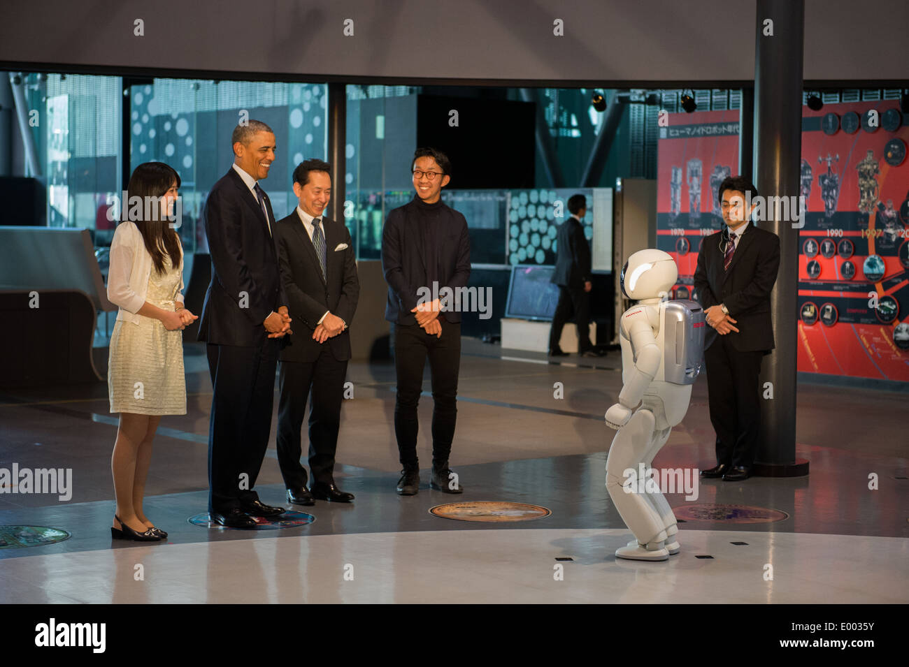President Obama Watches ASIMO the Humanoid Robot Stock Photo - Alamy