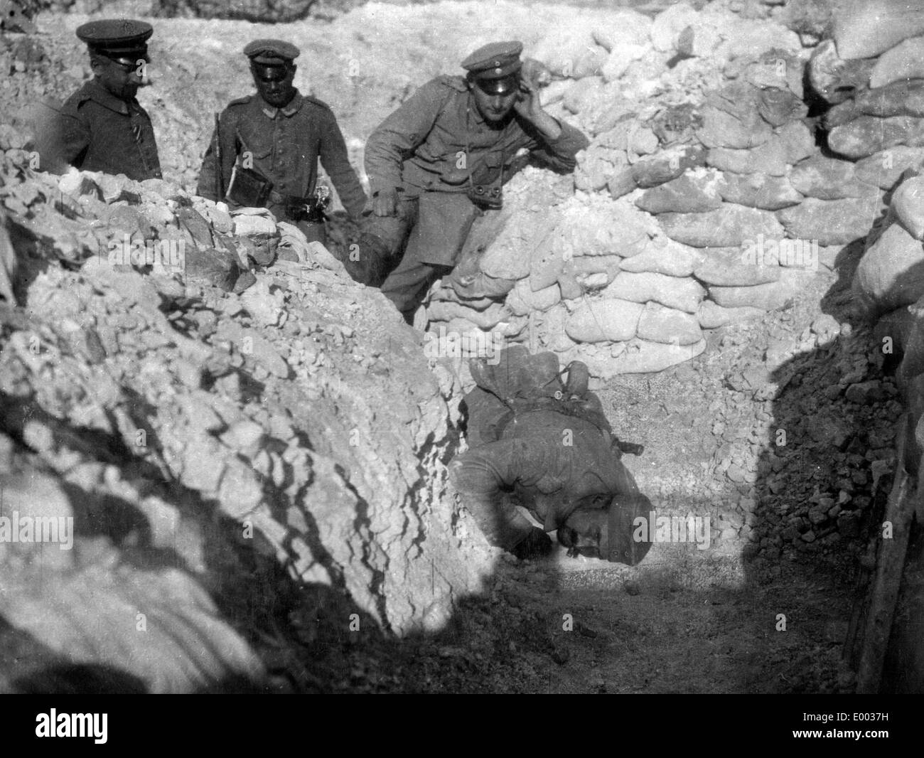 German soldiers in trenches at the Western Front, 1915 Stock Photo - Alamy