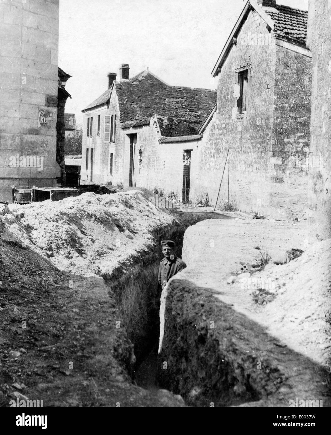 Soldier in trench during Black and White Stock Photos & Images - Alamy