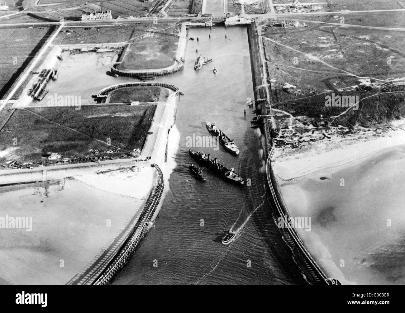 Zeebrugge Harbout after the 'Zeebrugge Raid', 1918 Stock Photo - Alamy