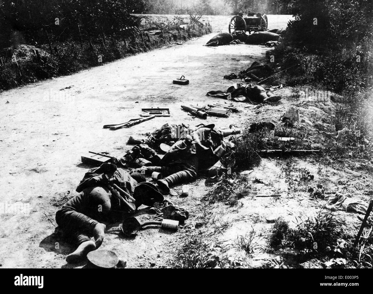 Dead bodies german soldiers Black and White Stock Photos & Images - Alamy