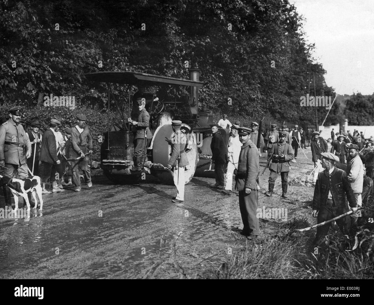 German soldiers and French civilians doing construction works, 1915 ...