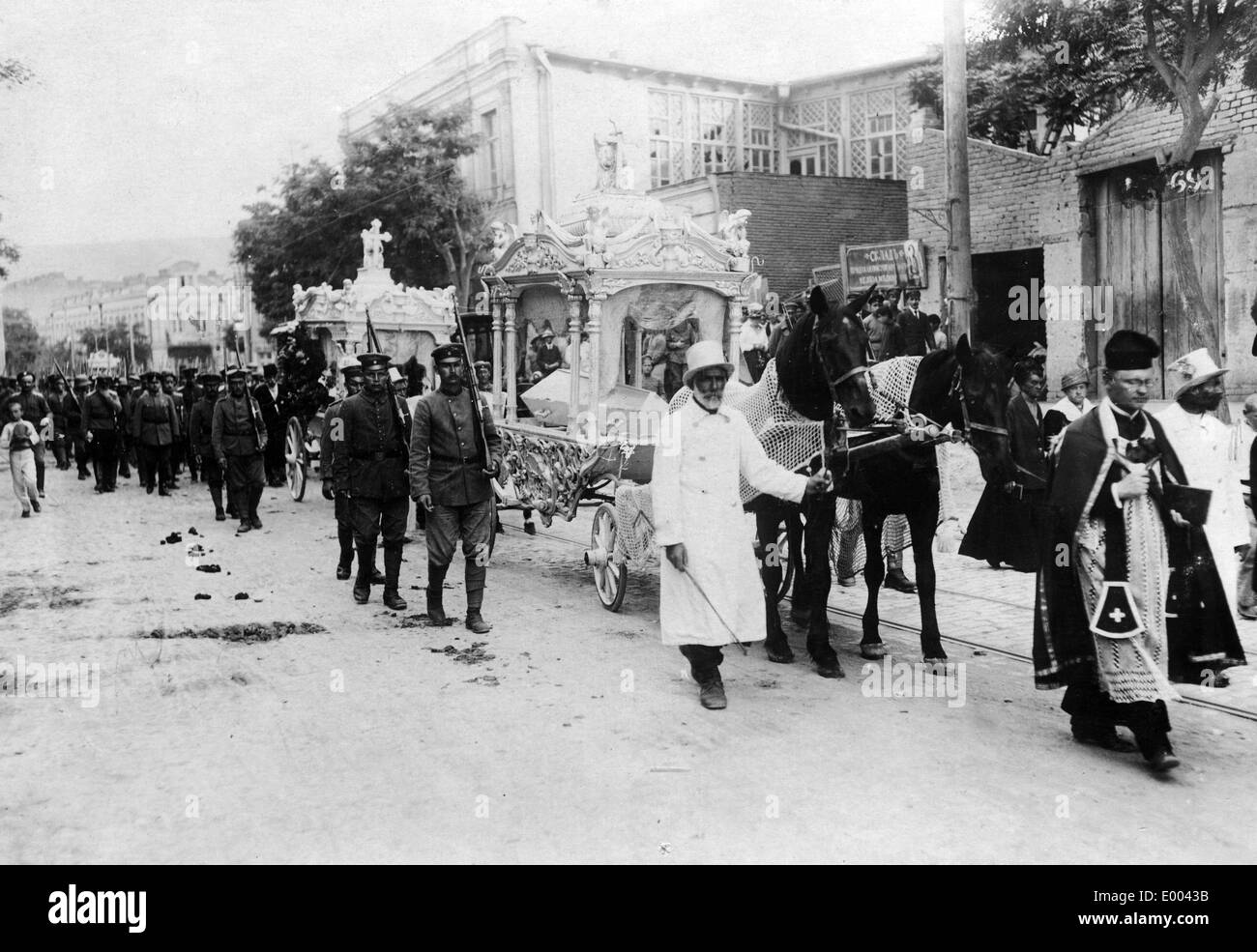 Funeral of German soldiers in the Caucasus region, 1918 Stock Photo - Alamy