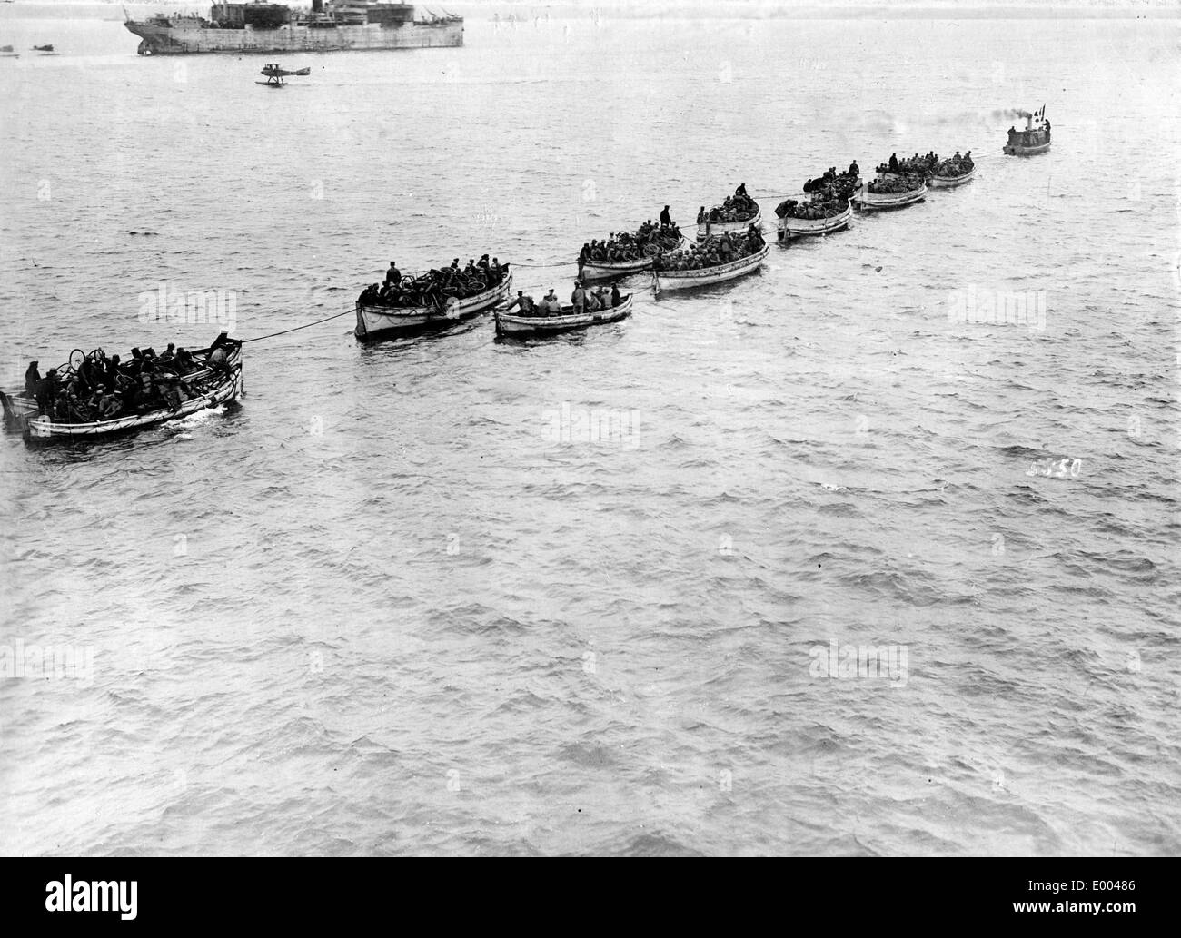 Debarkation hi-res stock photography and images - Alamy