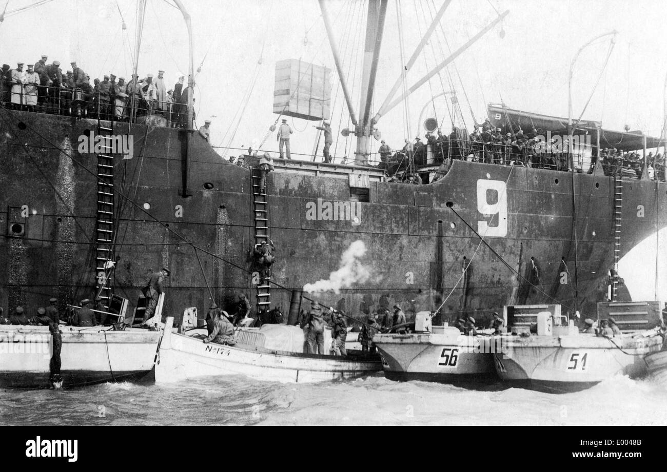 Debarkation hi-res stock photography and images - Alamy